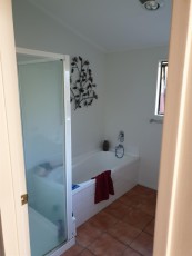 Nib Walls for Privacy in Main Bathroom - Smith & Sons