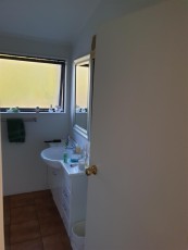 Nib Walls for Privacy in Main Bathroom - Smith & Sons