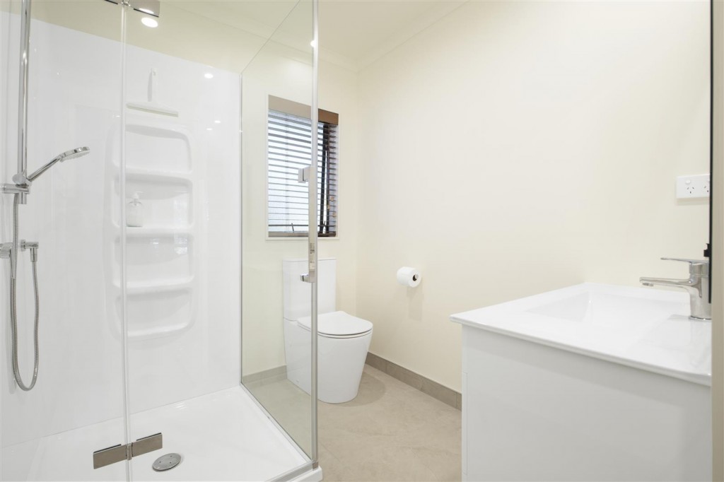 Ensuite Bathroom Upgraded - Smith & Sons