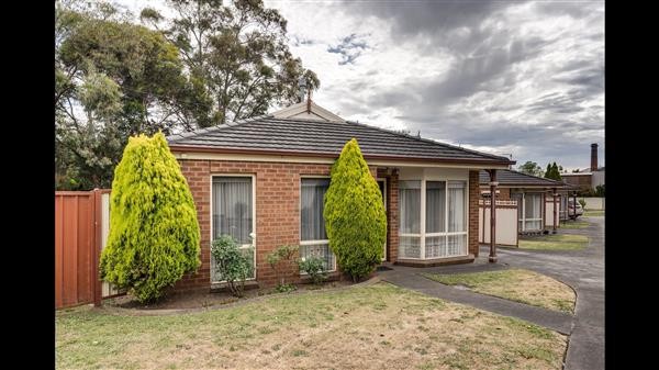 Annette | Smith & Sons