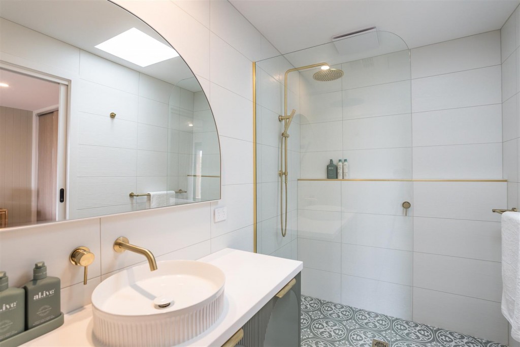 Bathroom Makeover Mitcham | Smith & Sons